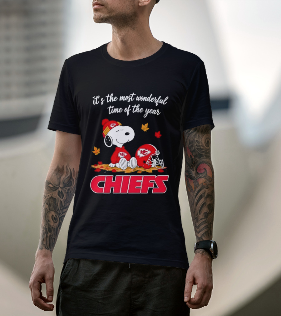 Kansas City Chiefs Snoopy It's The Most Wonderful Time Of The Year Helmet Autumn Leaves T-Shirt