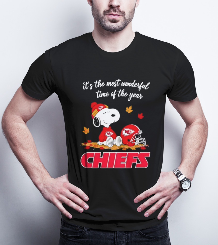 Kansas City Chiefs Snoopy It's The Most Wonderful Time Of The Year Helmet Autumn Leaves T-Shirt
