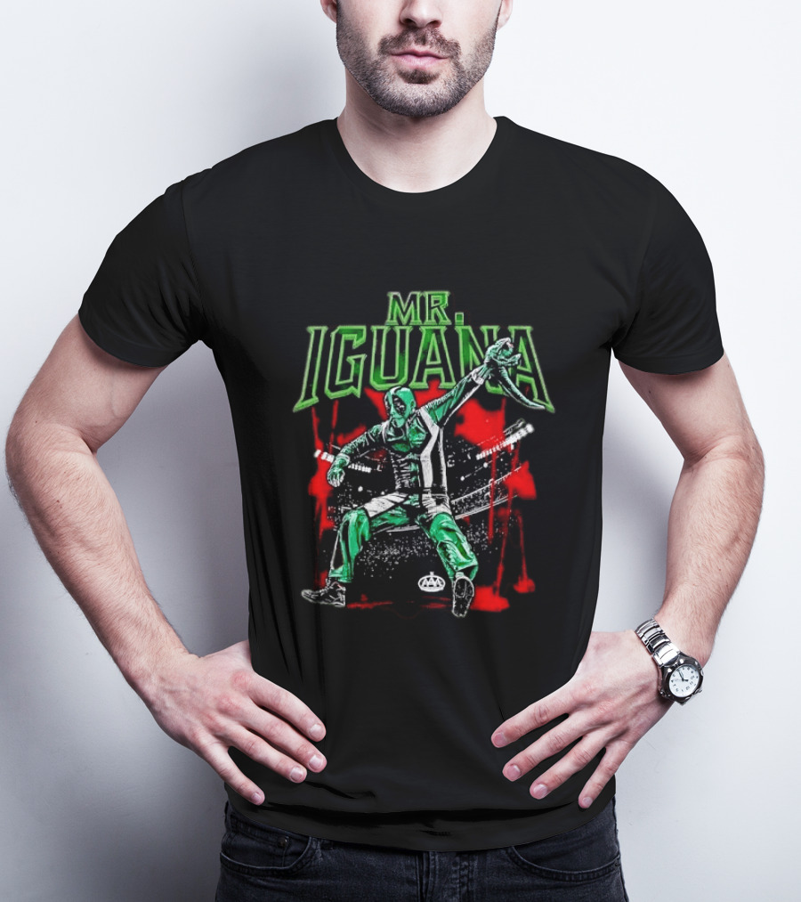 Mr Iguana Masked Wrestler With Lizard Puppet AAA Red Paint Splatter T-Shirt