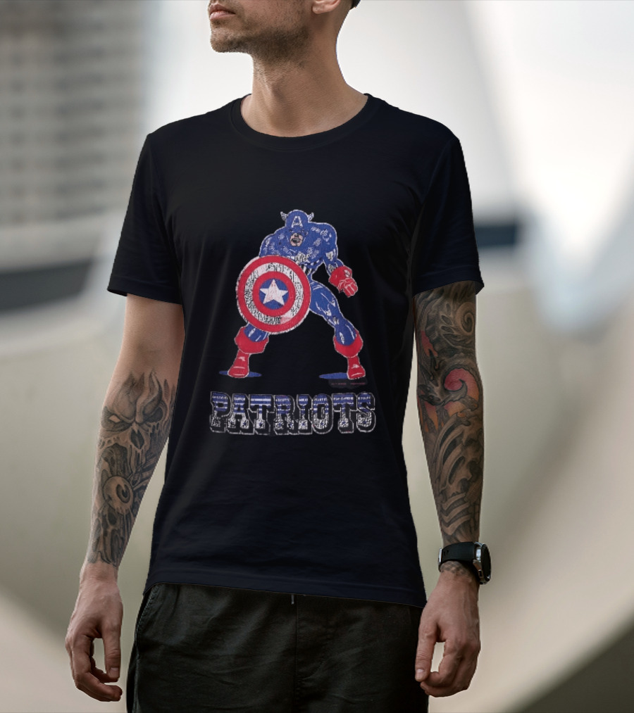 Patriots Captain America Shield Distressed Look T-Shirt