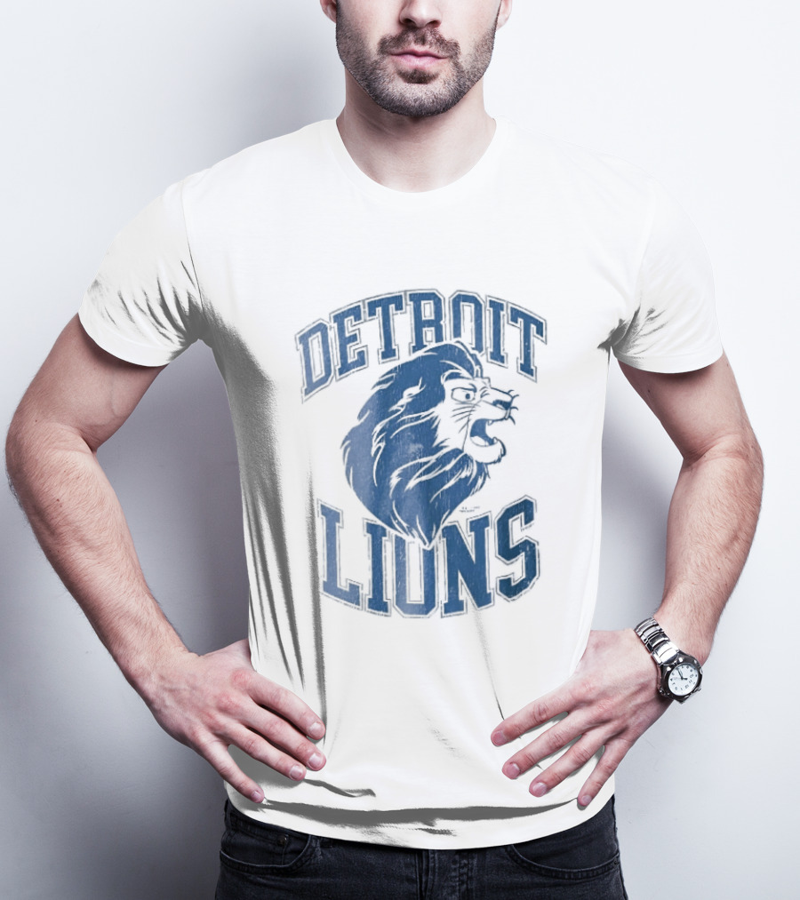 Detroit Lions Distressed Roaring Lion Head Varsity T-Shirt