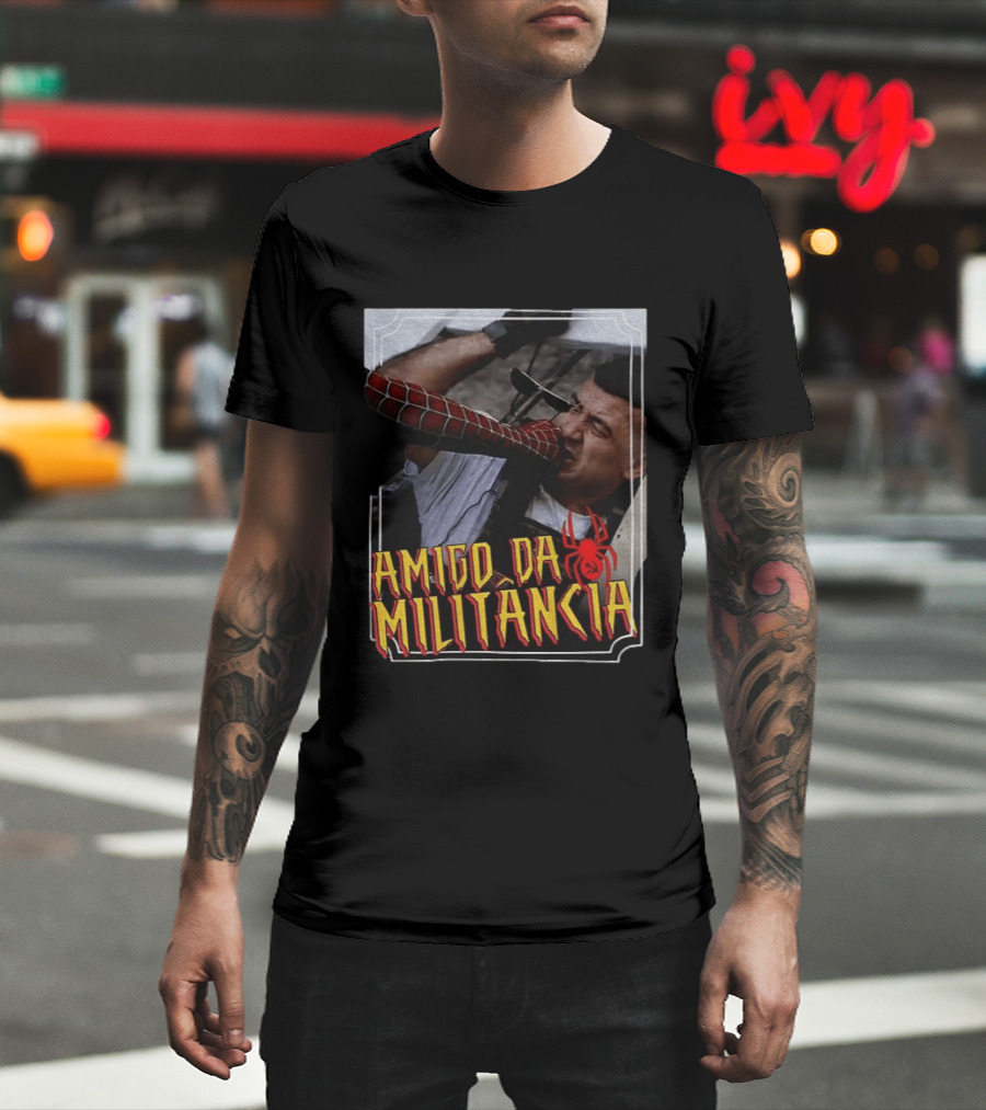 Amigo Da Militância Spider Man Punching T-Shirt