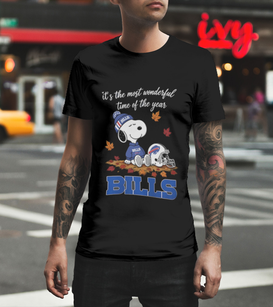 It's The Most Wonderful Time Of Year Snoopy Buffalo Bills Sitting Helmet Leaves T-Shirt