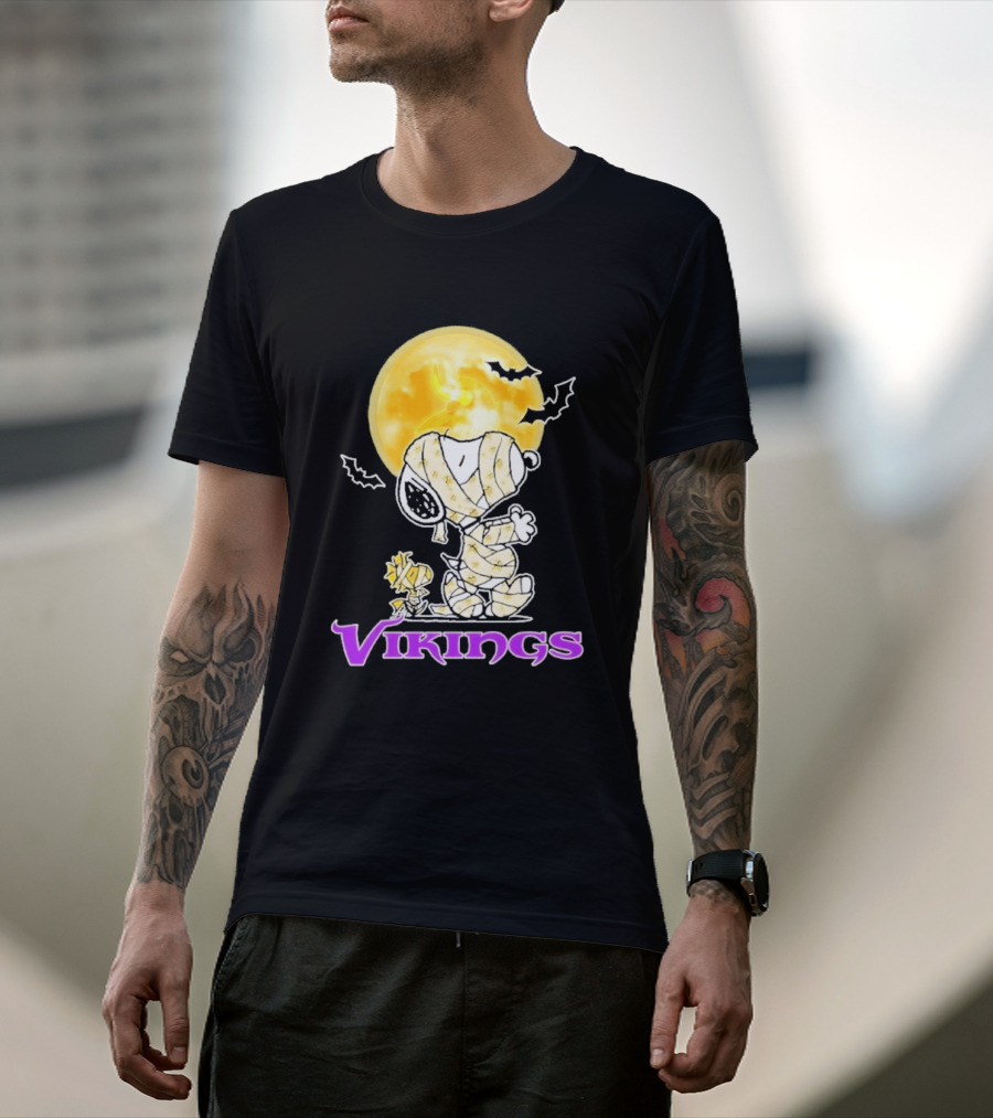 Snoopy Woodstock Vikings Halloween Mummy Moon T-Shirt