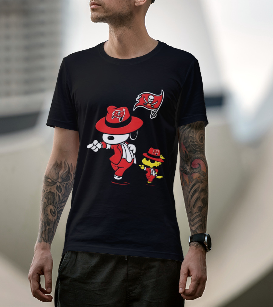 Snoopy Woodstock Tampa Bay Buccaneers Pirate Flag Dance T-Shirt