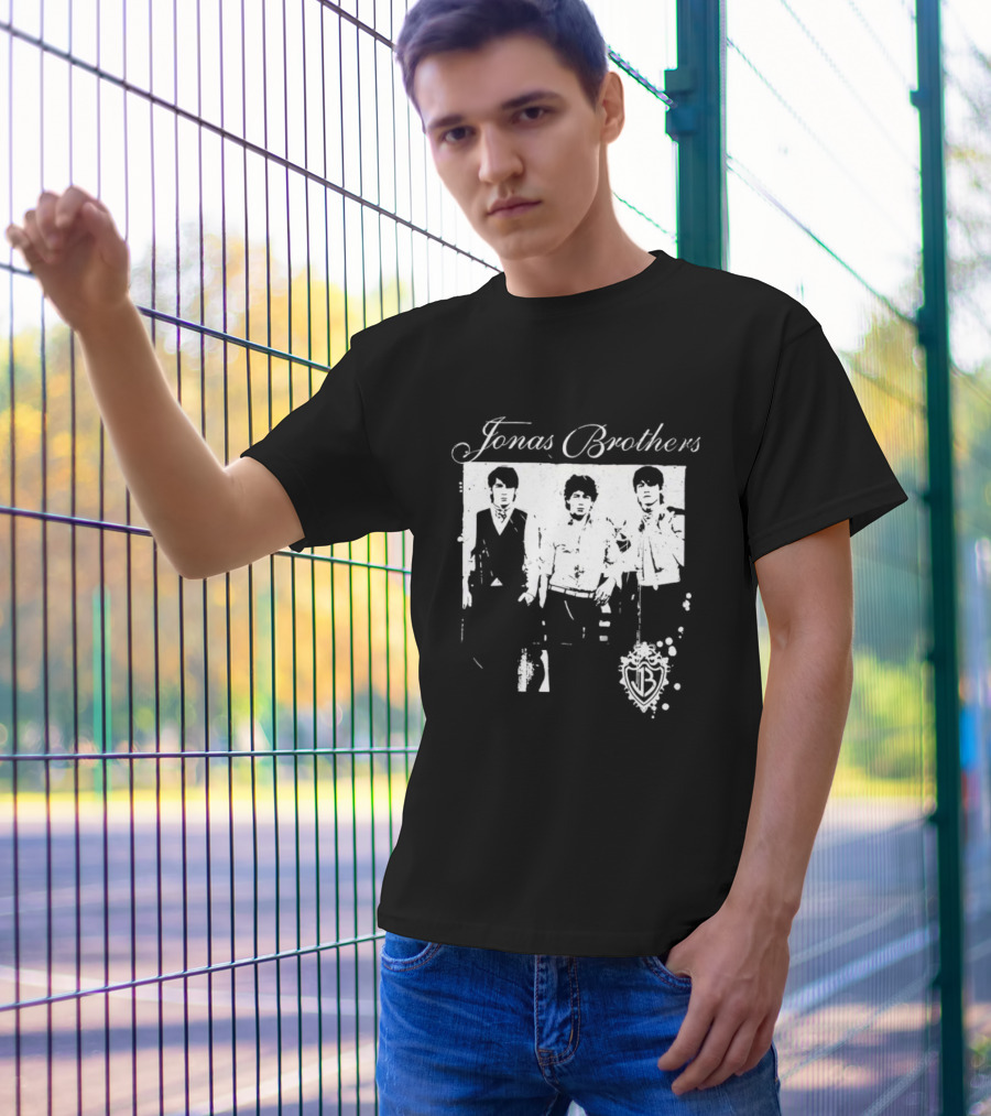 Jonas Brothers Tour Music Iconic Band Concert Memorabilia T-Shirt