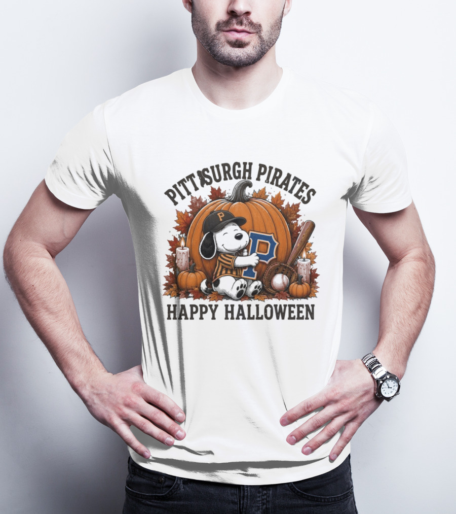 Pittsburgh Pirates Halloween Snoopy Hugging P With Pumpkin And Candles T-Shirt