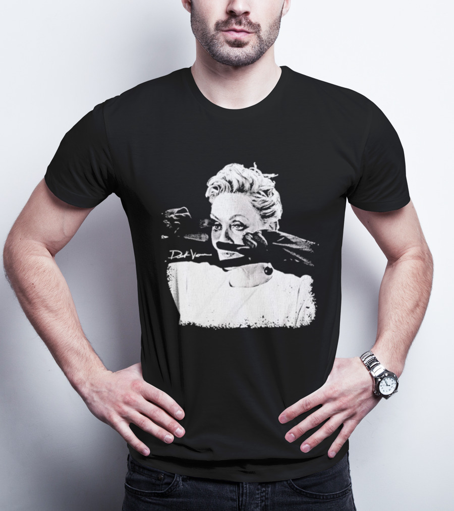 Deborah Vance Hacks TV Show Makeup Scene T-Shirt