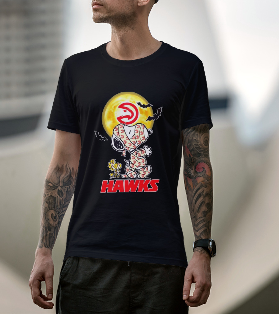 Atlanta Hawks Snoopy Woodstock Mummy Halloween Moon Bats T-Shirt