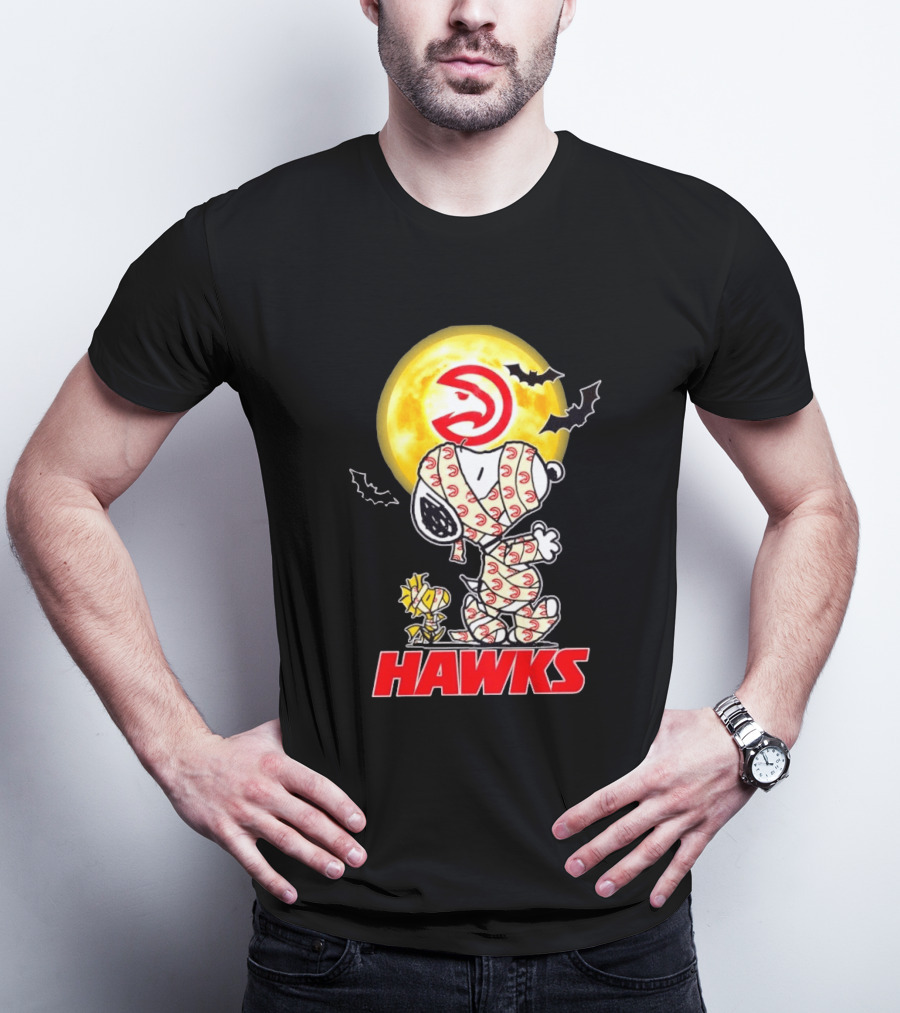 Atlanta Hawks Snoopy Woodstock Mummy Halloween Moon Bats T-Shirt