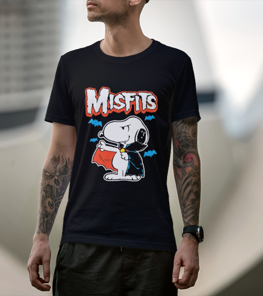 Misfits Snoopy Vampire Halloween Blue Bats Cloak T-Shirt