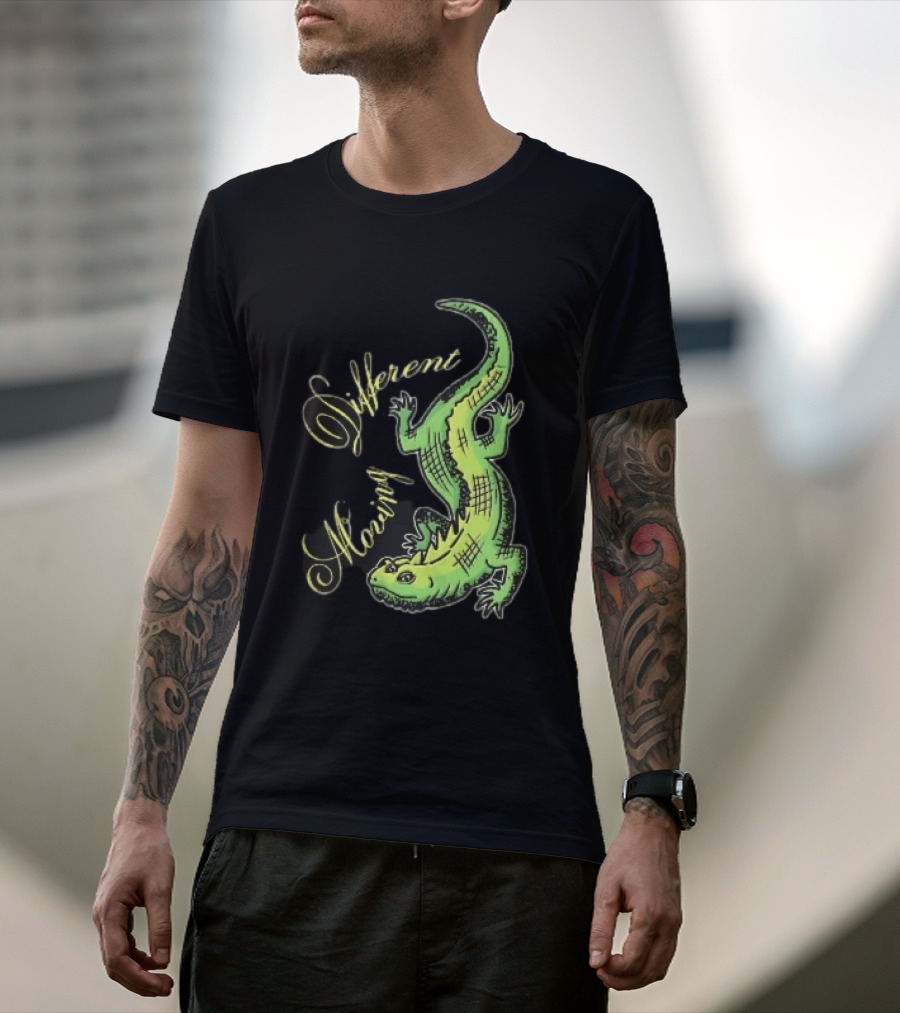 Different Moving Green Lizard Iguana Line Sketch T-Shirt