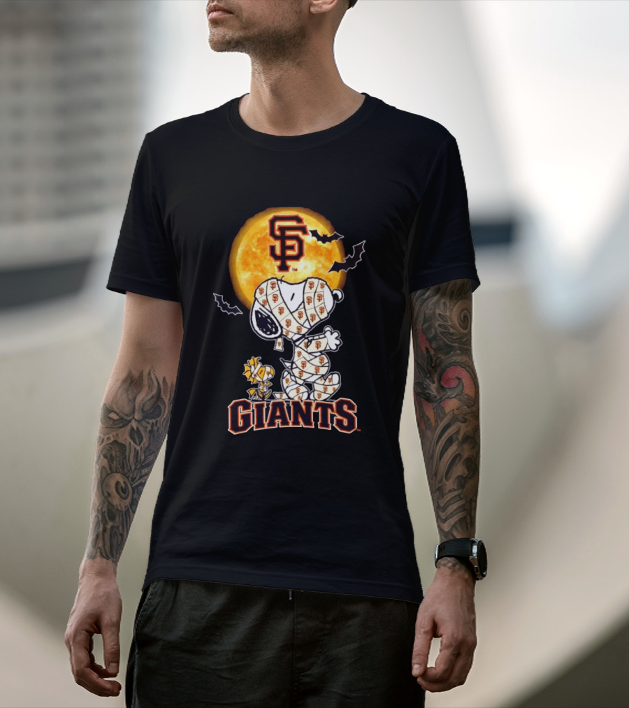 San Francisco Giants Snoopy Woodstock Mummy Halloween Moon T-Shirt