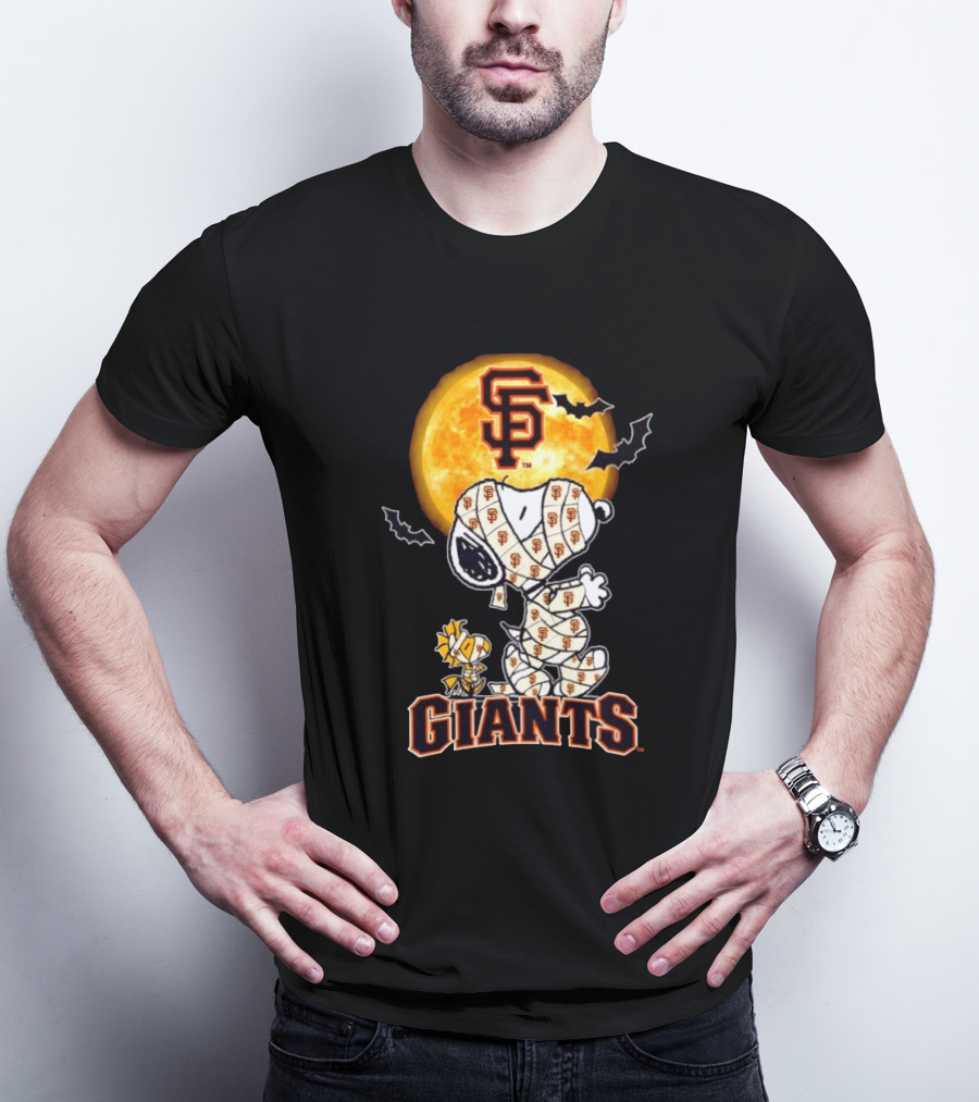 San Francisco Giants Snoopy Woodstock Mummy Halloween Moon T-Shirt
