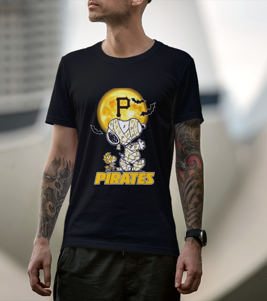 Pittsburgh Pirates Snoopy Woodstock Mummy Halloween Moon Bats T-Shirt