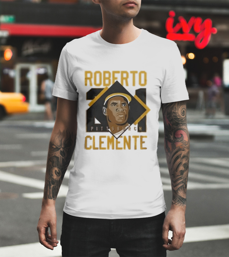 Roberto Clemente 21 Pittsburgh Pirates Iconic Baseball Legend T-Shirt