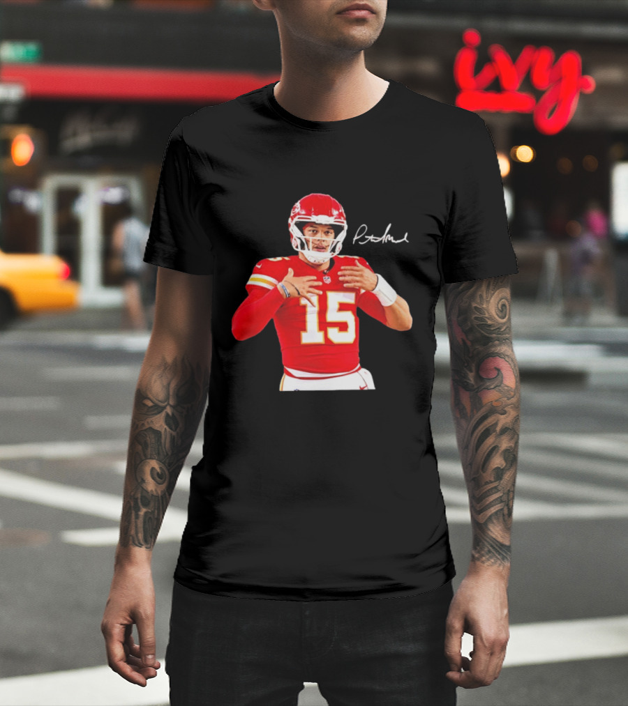 Patrick Mahomes Kansas City Chiefs Number 15 Autograph NFL Quarterback T-Shirt