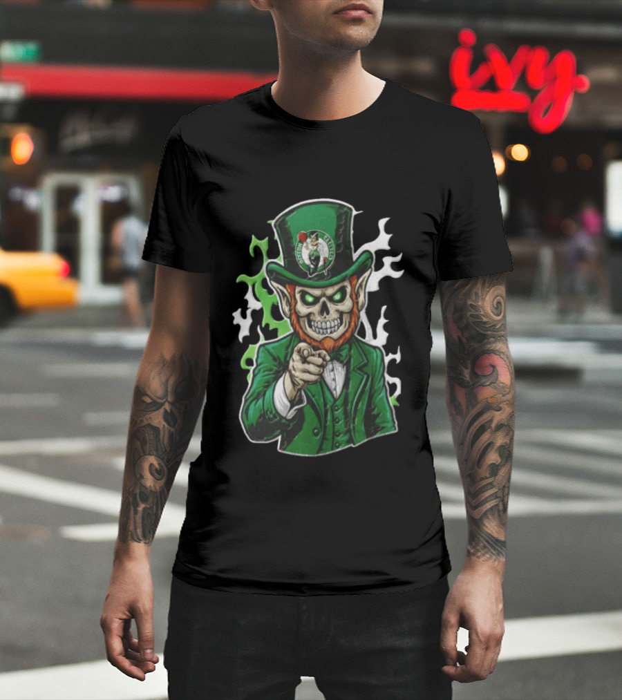 Boston Celtics Skull Leprechaun Pointing Distressed Flag Basketball Fan T-Shirt