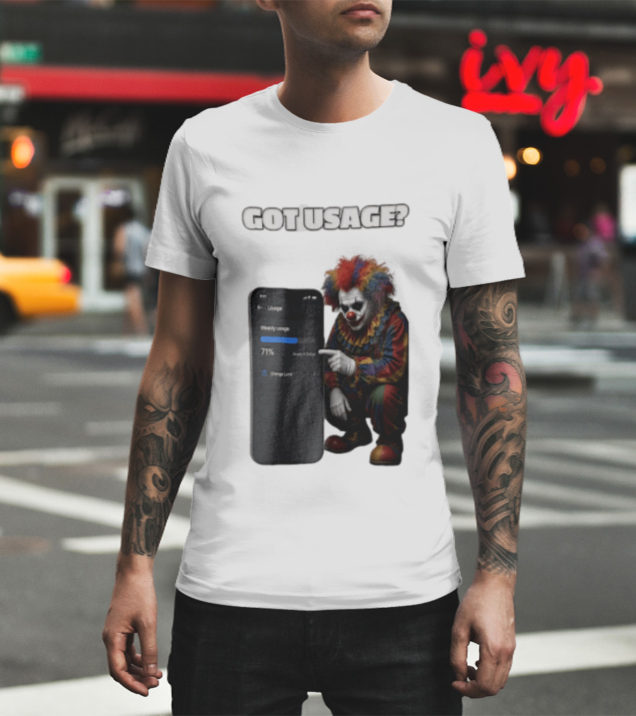 GOT Usage Clown Pointing At Smartphone Screen Weekly Usage 71% T-Shirt