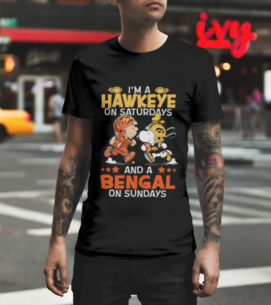 Iowa Hawkeyes Saturdays And Cincinnati Bengals Sundays Snoopy Charlie Brown T-Shirt
