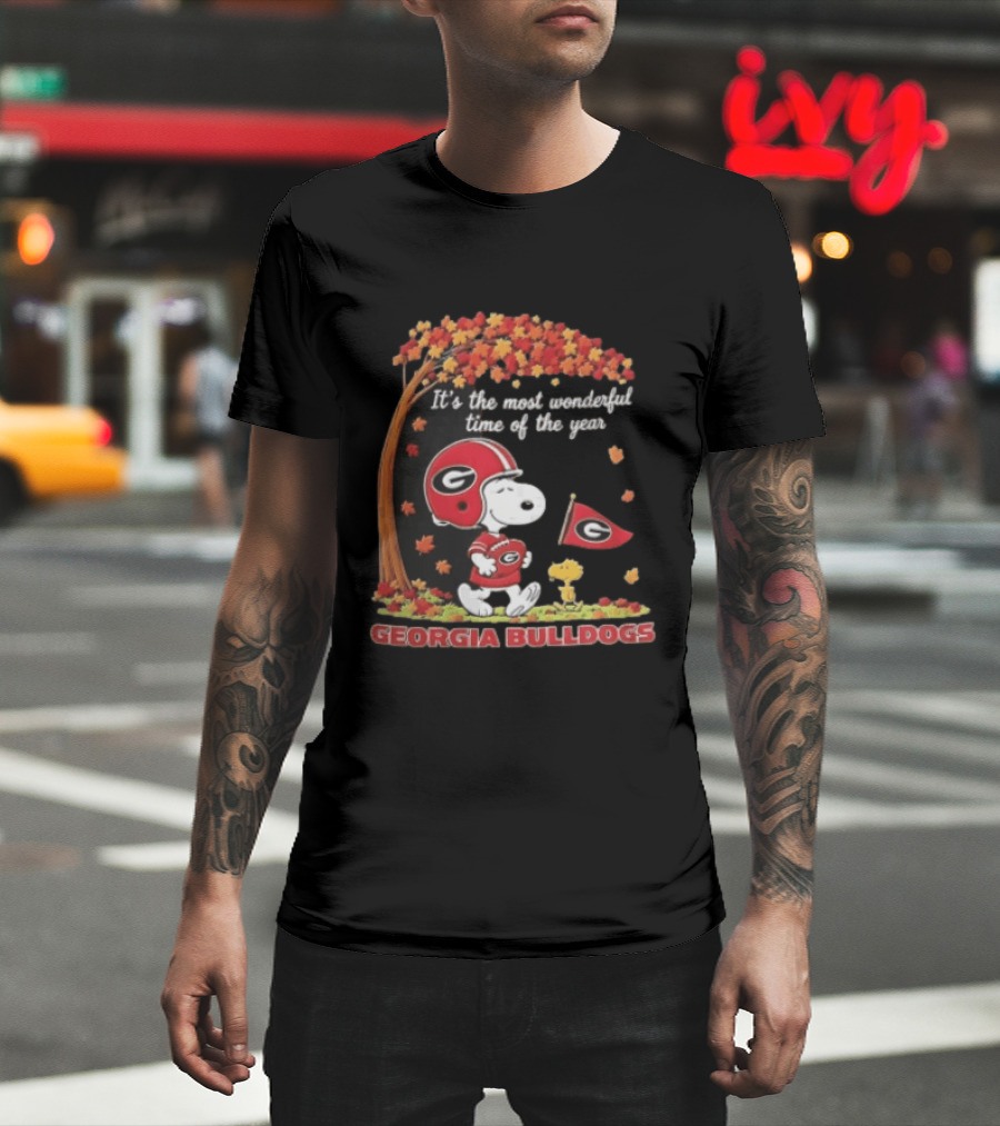 Georgia Bulldogs Snoopy It's The Most Wonderful Time Of The Year Autumn Peanuts Football Fans T-Shirt