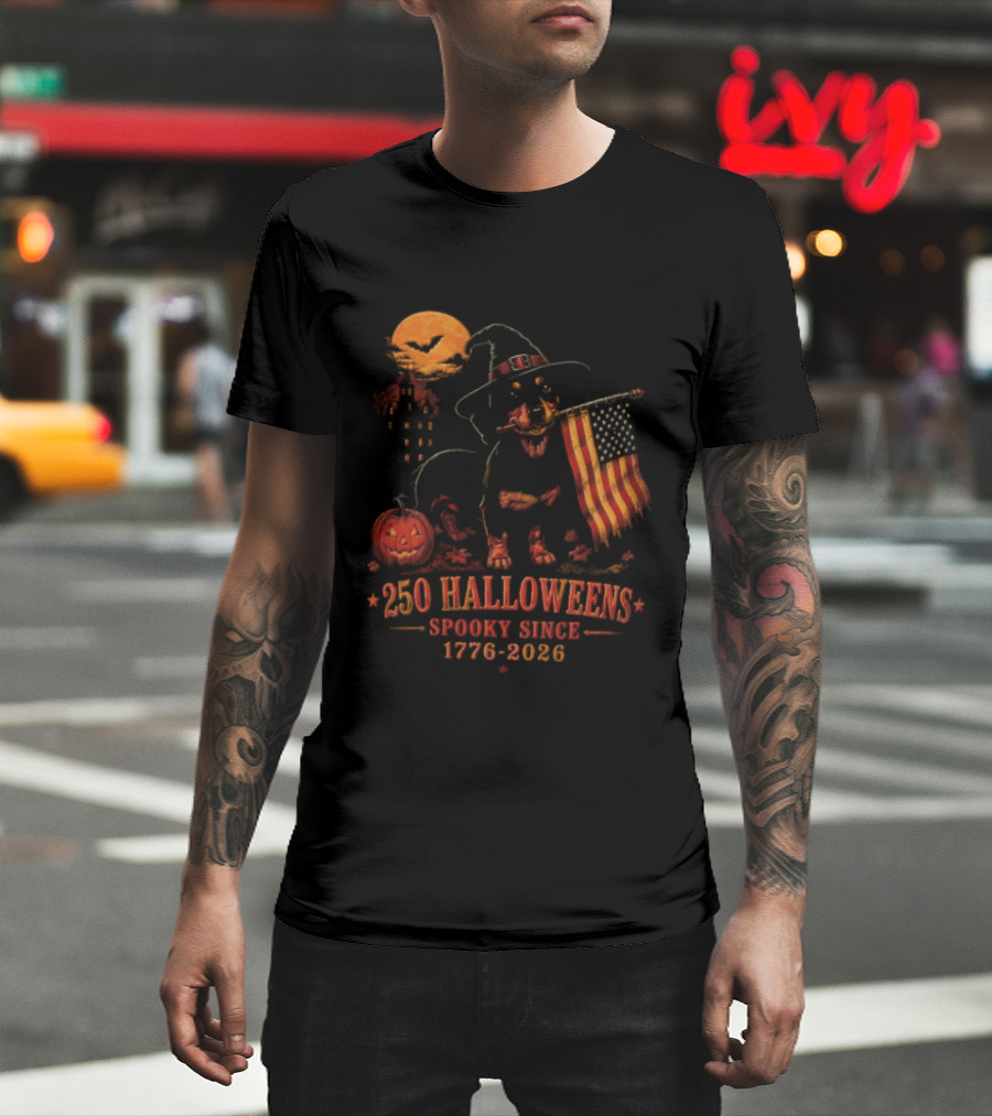 250 Halloweens Spooky Since 1776 2026 Dachshund Dog Lover T-Shirt
