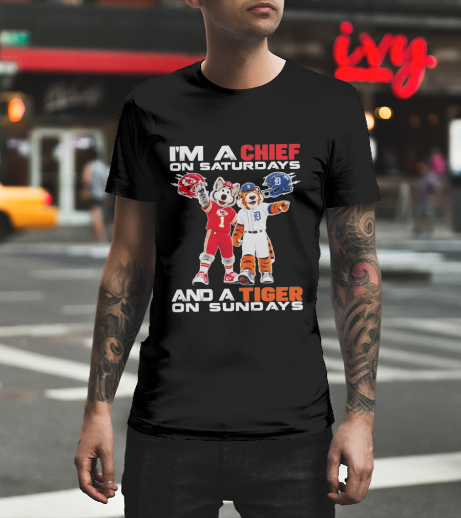 I'm A Chief On Saturdays And A Tiger On Sundays Sports Mascot Helmets T-Shirt