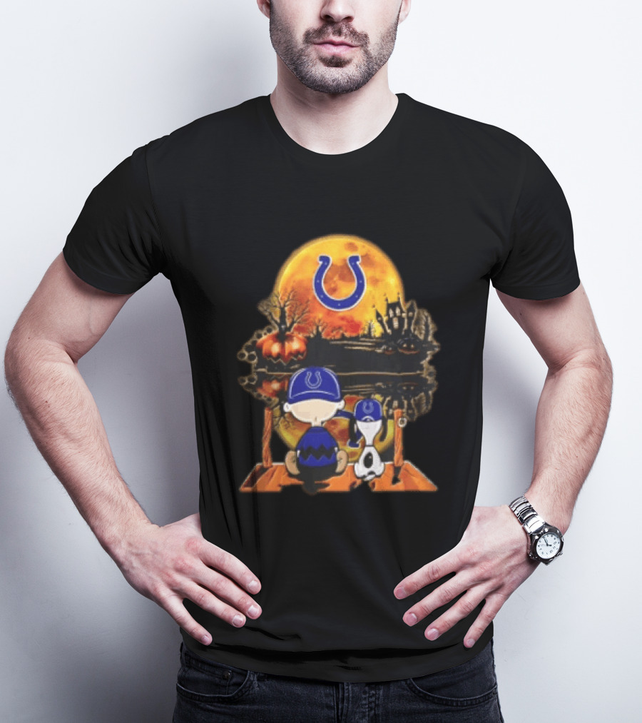Indianapolis Colts Peanuts Halloween Pumpkin Moonlit Scene Snoopy Charlie Brown T-Shirt