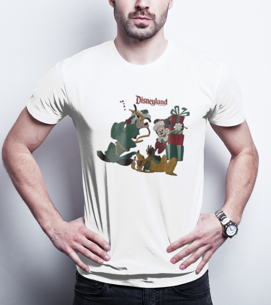 Disneyland Goofy Mickey Pluto Christmas T-Shirt