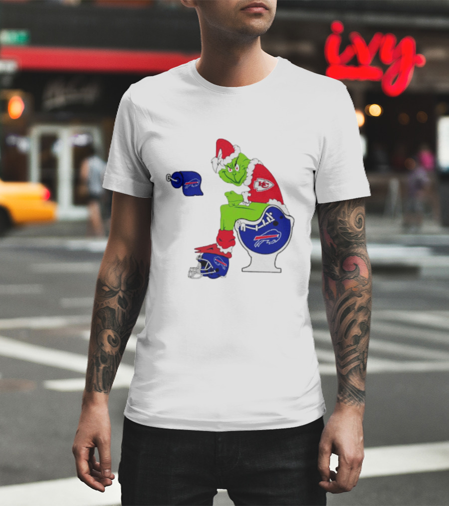 Kansas City Chiefs Grinch Sitting On Buffalo Bills Toilet Football T-Shirt