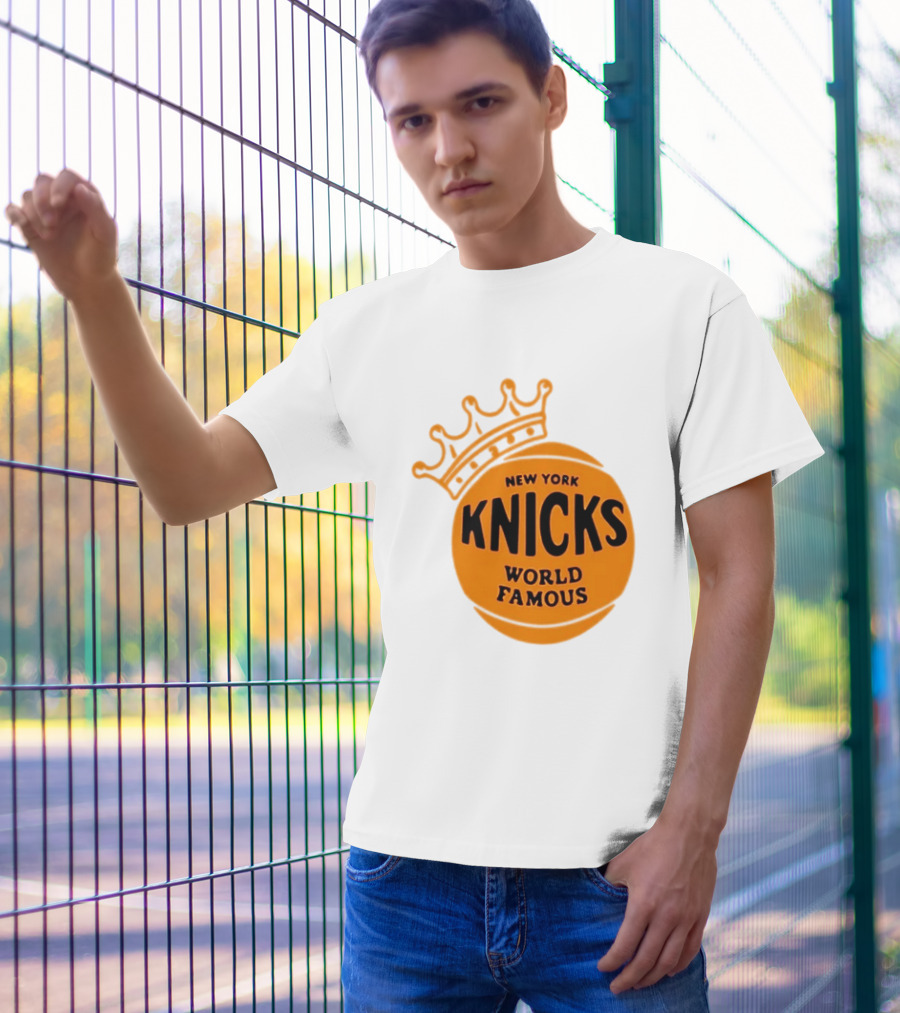 New York Knicks NBA Basketball World Famous Crown T-Shirt