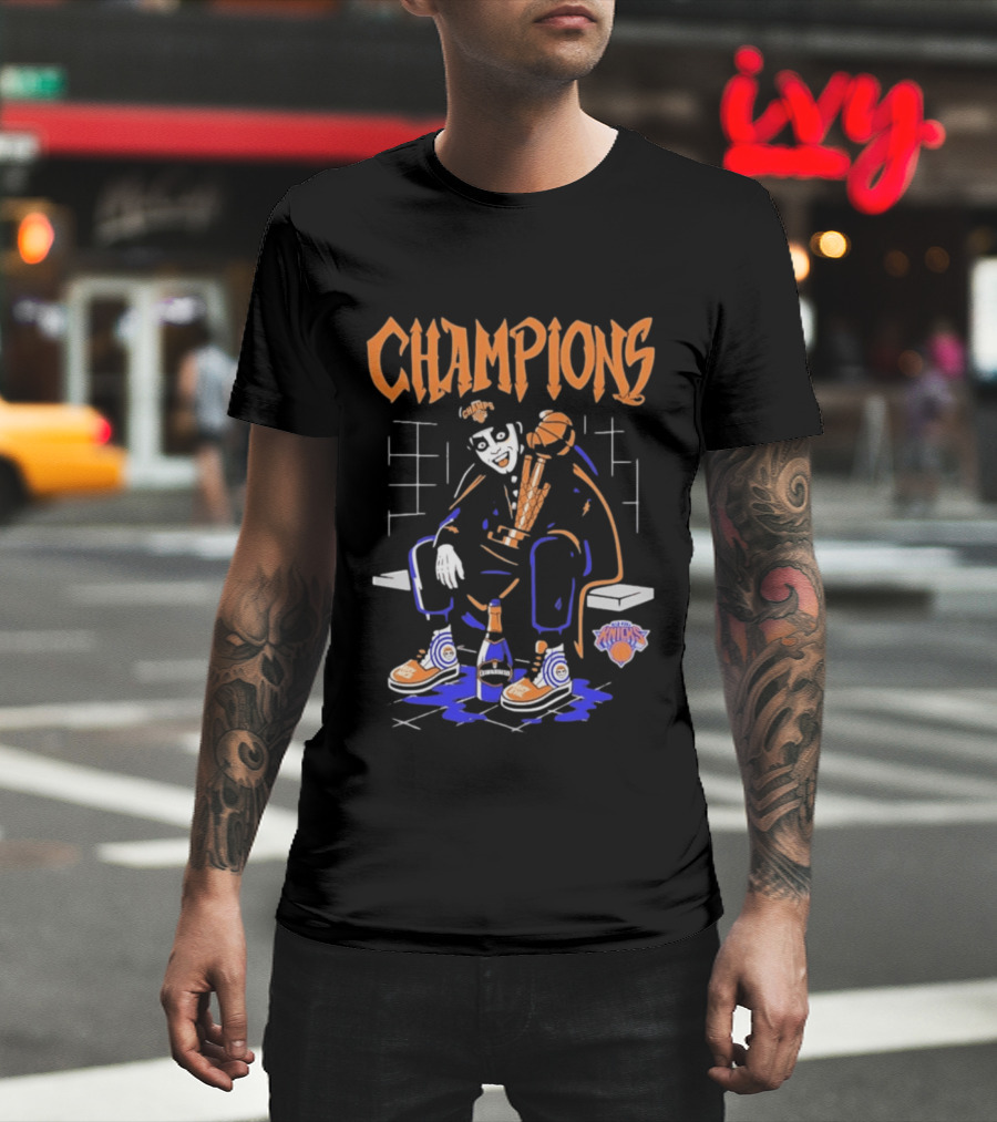 New York Knicks Evil Clown Winning Trophy And Champagne T-Shirt