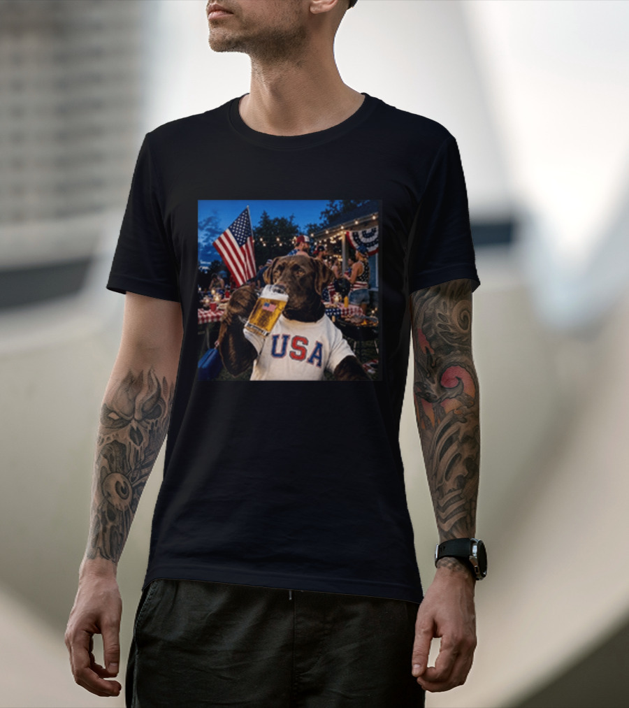 USA Chocolate Lab Drinking Beer American Flag 4th Of July Dog T-Shirt
