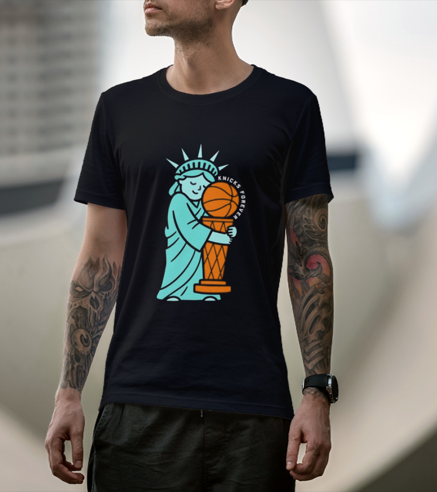 Statue Of Liberty Hug Larry O'Brien Trophy Knicks Forever T-Shirt