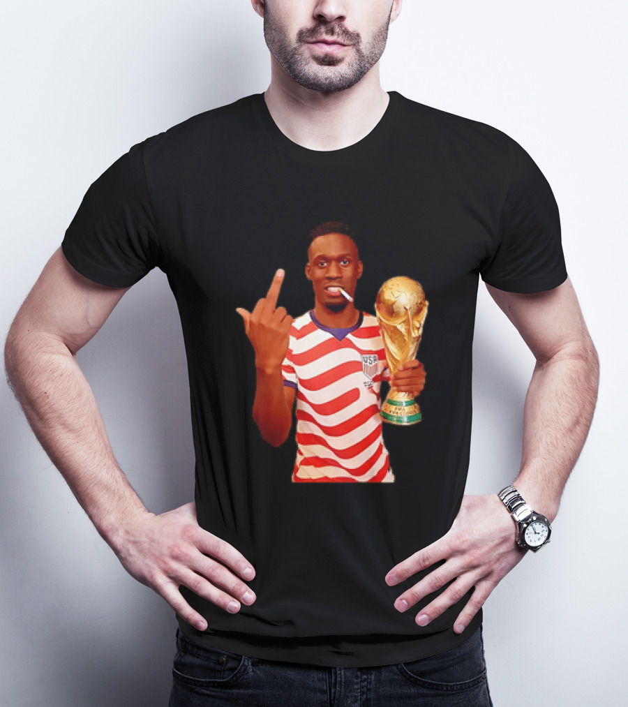 Folarin Balogun USA National Team Smoking Middle Finger World Cup Trophy T-Shirt