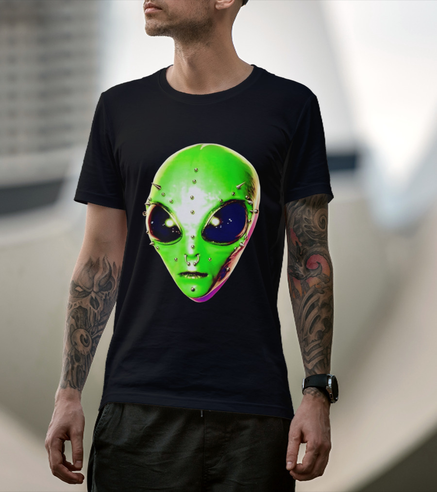 Believe Alien Pierced Face Extraterrestrial Iconic Green Martian Head T-Shirt