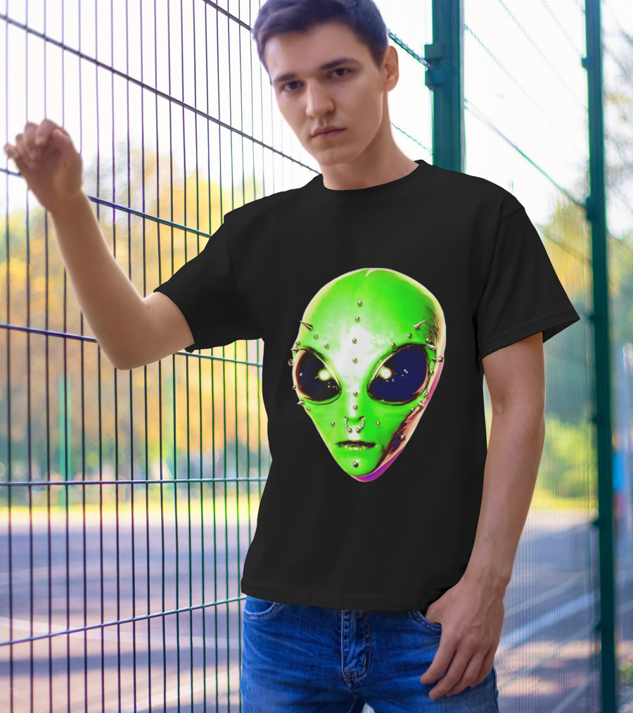 Believe Alien Pierced Face Extraterrestrial Iconic Green Martian Head T-Shirt