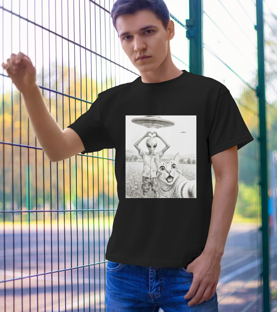 Alien And Cat Selfie UFO Extraterrestrial Meadow Scene T-Shirt