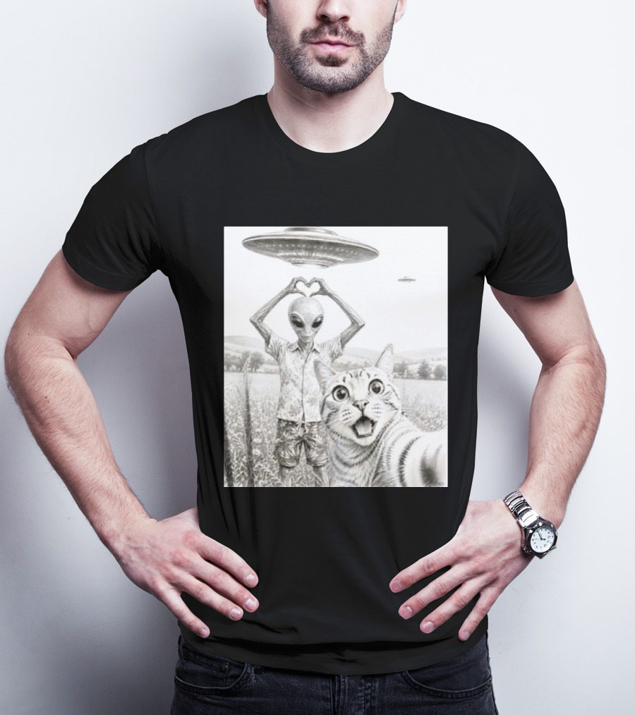 Alien And Cat Selfie UFO Extraterrestrial Meadow Scene T-Shirt