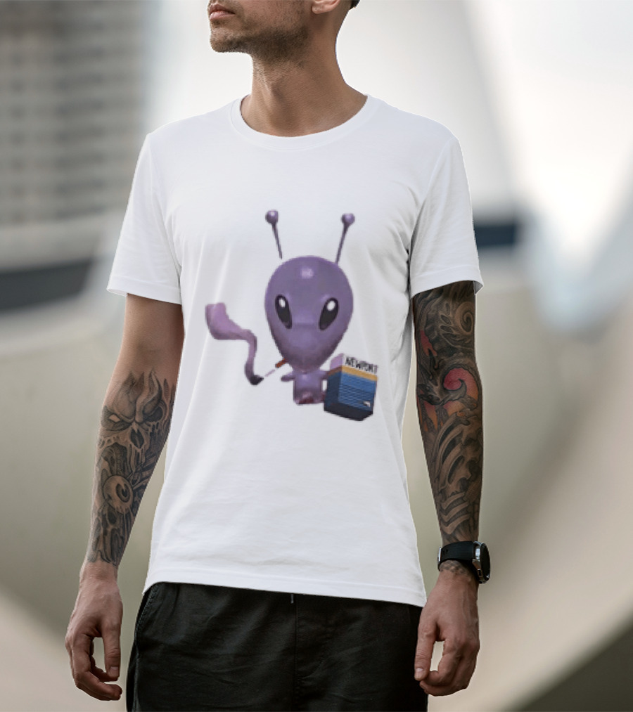 Alien Holding Newport Cigarette Pack Smoking Space Travel T-Shirt