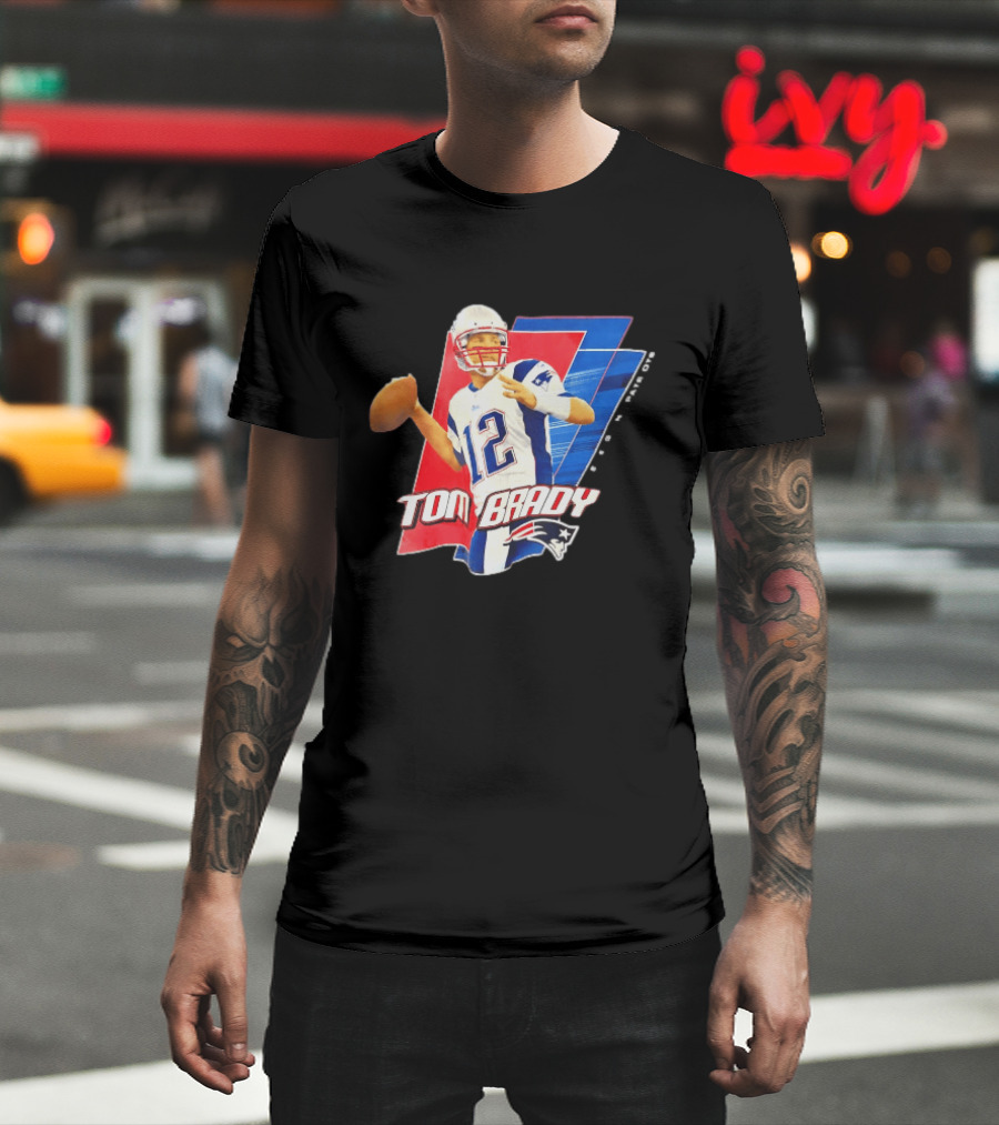 New England Patriots Tom Brady 12 Football Quarterback Iconic Action Pose T-Shirt