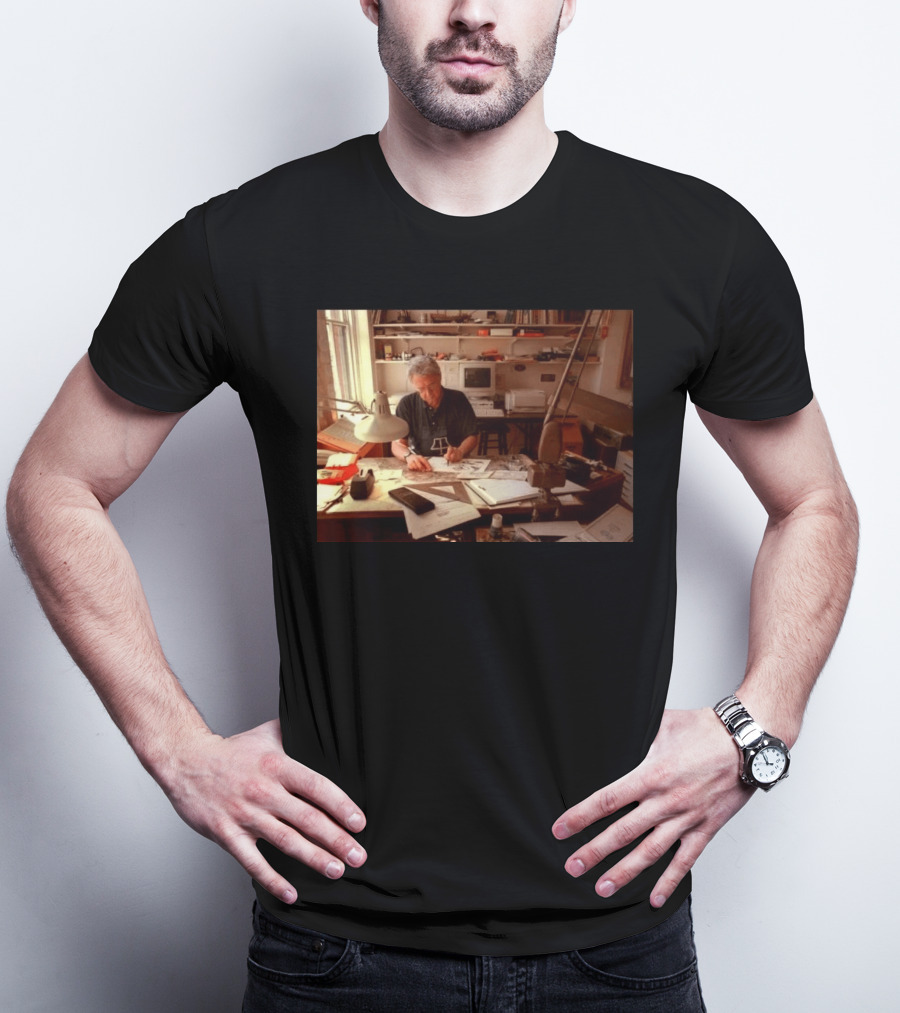 Pat Oliphant Cartoonist In Studio Drawing And Sketching T-Shirt