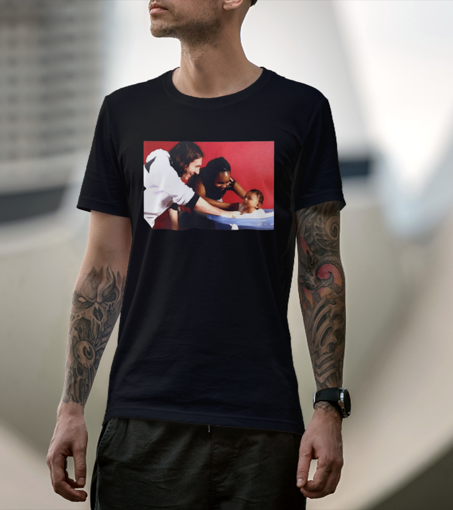 Lionel Messi Bathes Baby Lamine Yamal Legendary Blessing Football Moment T-Shirt