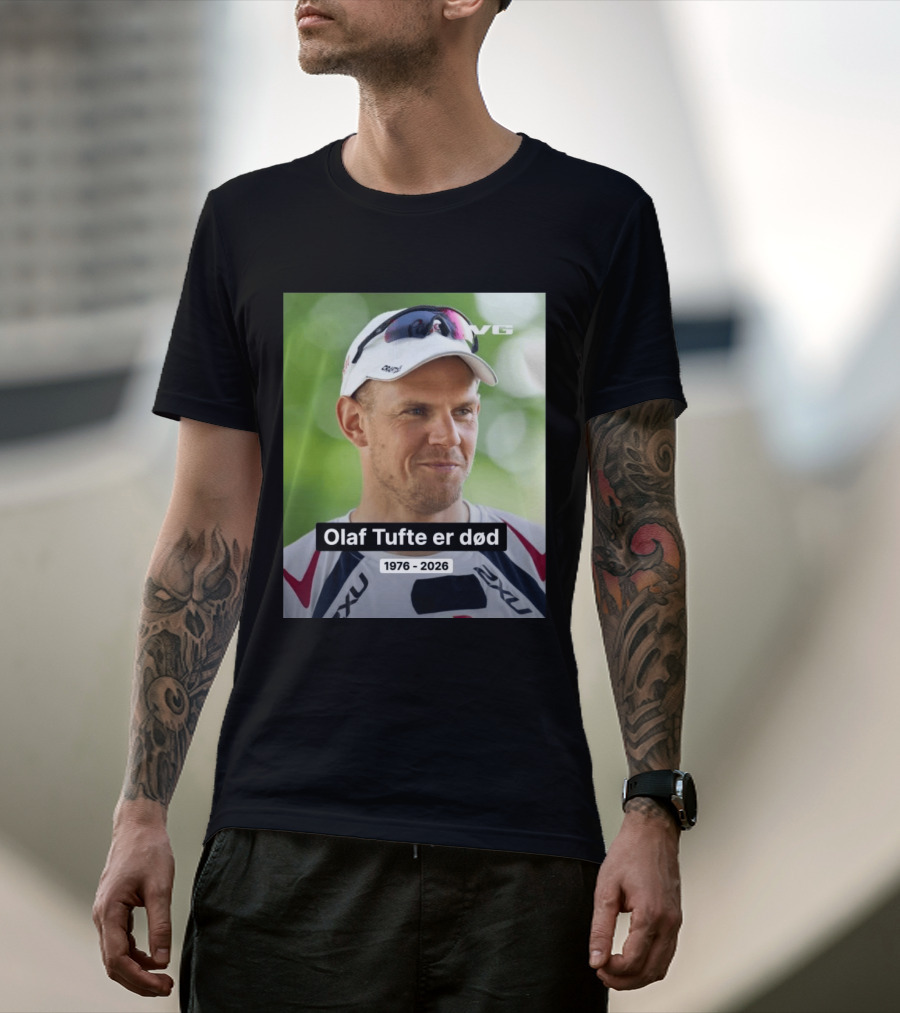 Olaf Tufte Er Død 1976 2026 VG 2XU T-Shirt