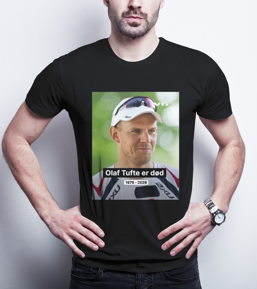 Olaf Tufte Er Død 1976 2026 VG 2XU T-Shirt