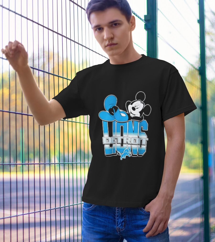 Mickey Mouse Relaxing Detroit Lions Disney Football T-Shirt