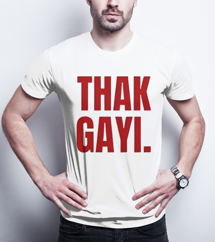 Thak Gayi Hindi Tired Exhausted Text Bold Red T-Shirt