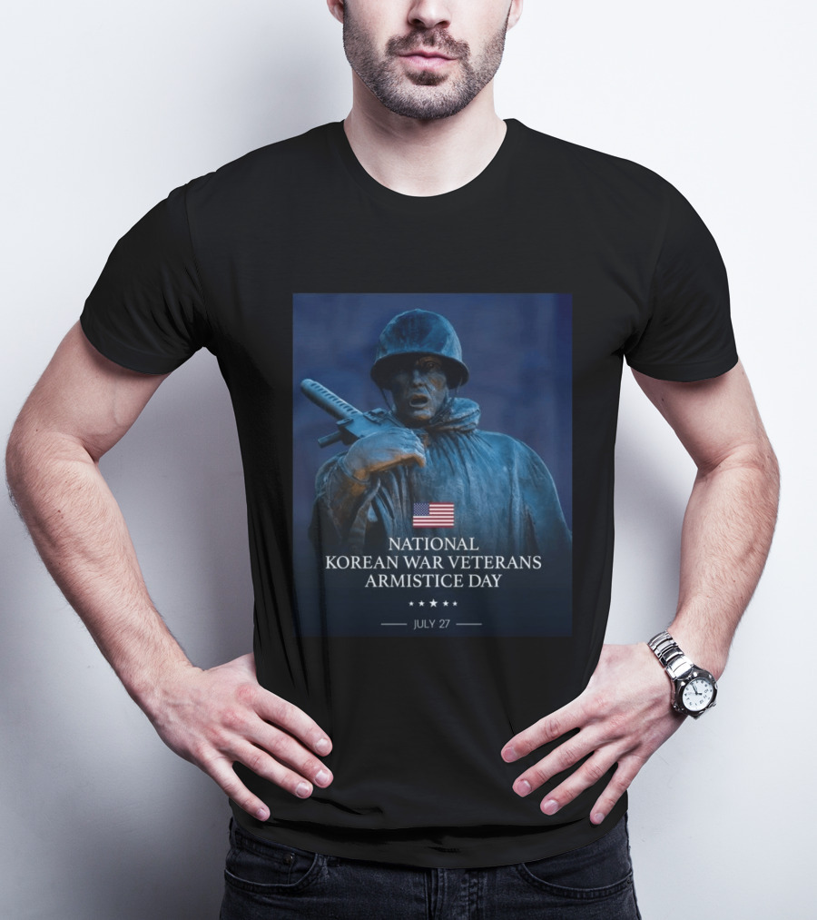 National Korean War Veterans Armistice Day July 27 Soldier Statue Display With American Flag T-Shirt