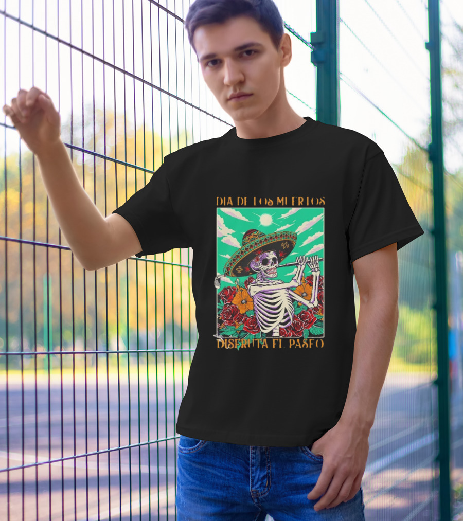 Calavera Golfer Día De Los Muertos Sombrero Flores Disfruta El Paseo T-Shirt