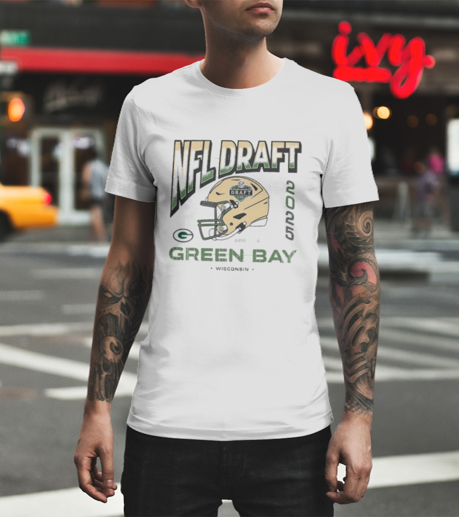 NFL Draft 2025 Green Bay APR 4 Wisconsin Packers Helmet T-Shirt